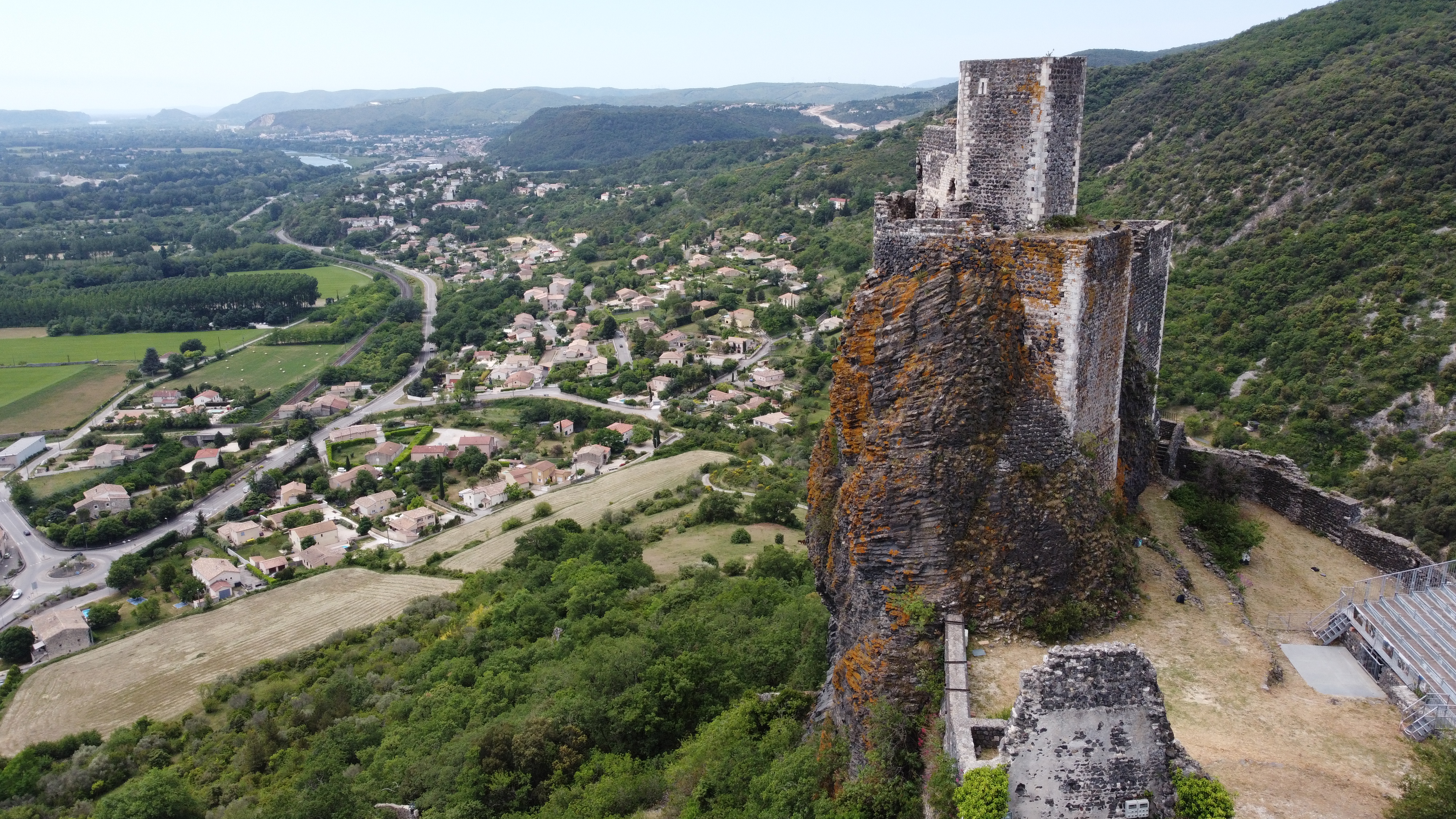 ROCHEMAURE (07) Château de Rochemaure